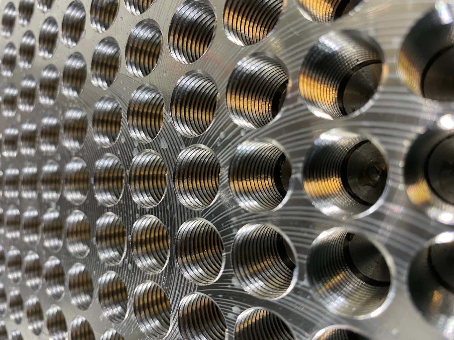 Benefits of Variable Helix Angles in Thread Milling | Steiner Tech.